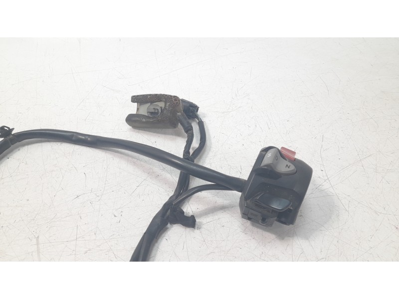 Recambio de piña luces derecha para honda x-adv referencia OEM IAM 35130MKHD01