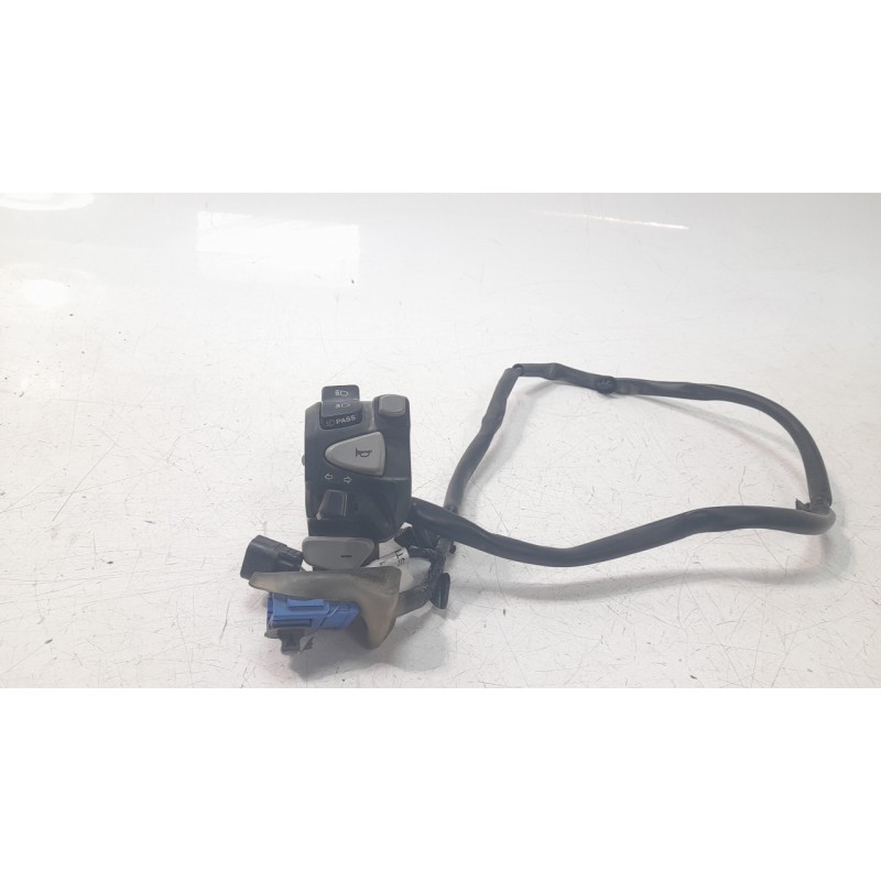 Recambio de piña luces izquierda para honda x-adv referencia OEM IAM 35200MKHD02